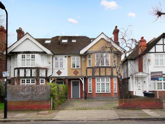 5 bedroom semi detached house for sale