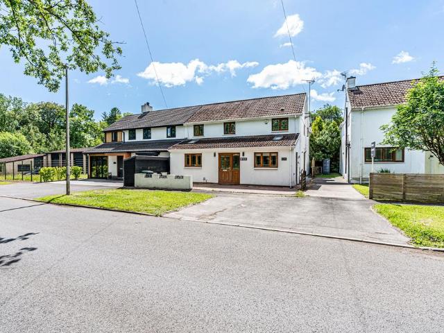 5 bedroom semi detached house for sale