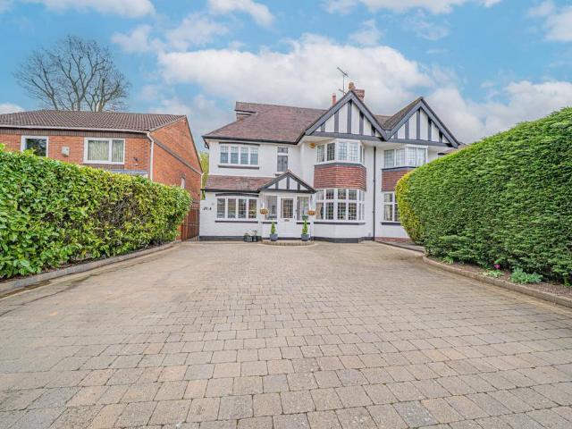 5 bedroom semi detached house for sale