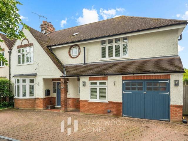 5 bedroom semi detached house for sale