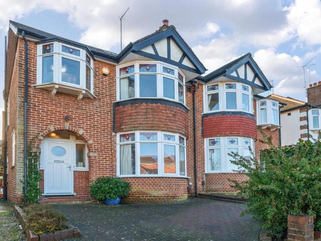 5 bedroom semi detached house for sale