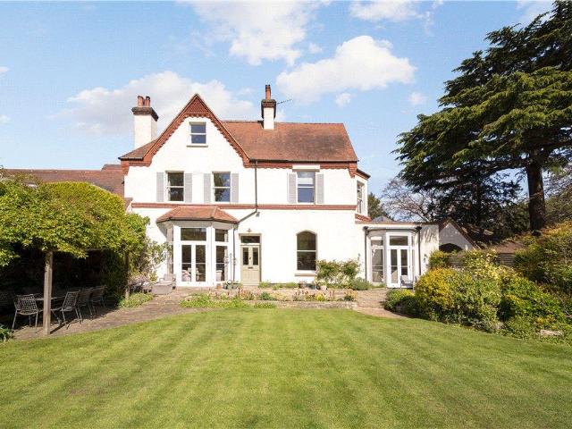 5 bedroom semi detached house for sale