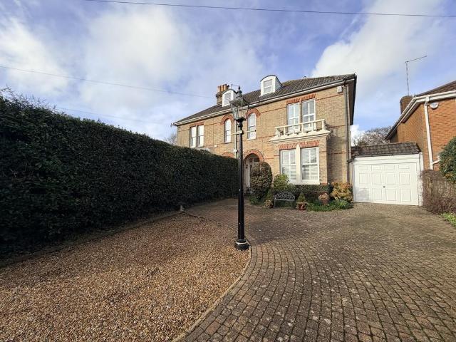 5 bedroom semi detached house for sale