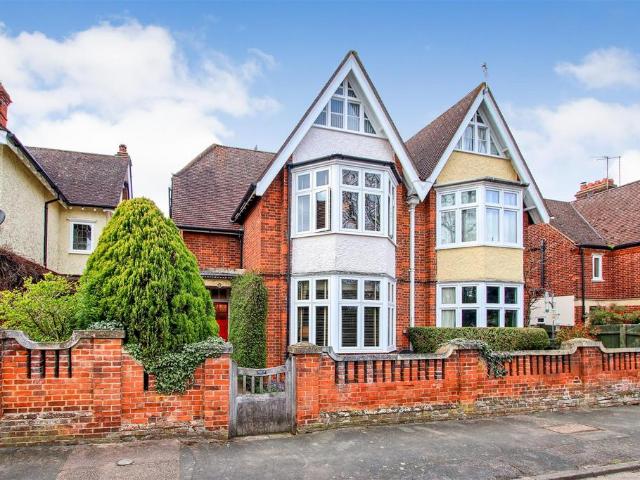 5 bedroom semi detached house for sale