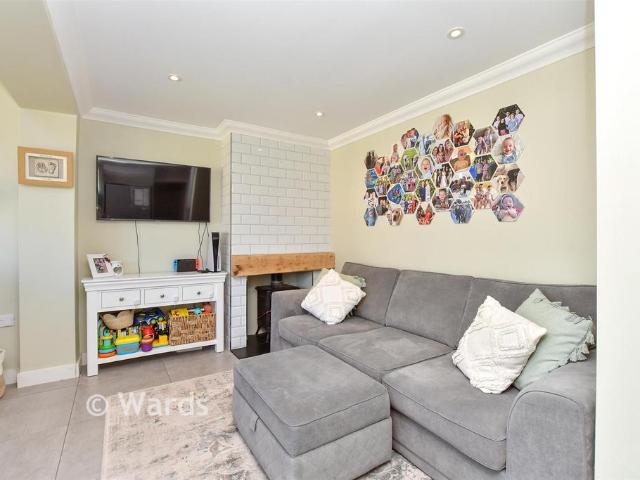5 bedroom semi detached house for sale