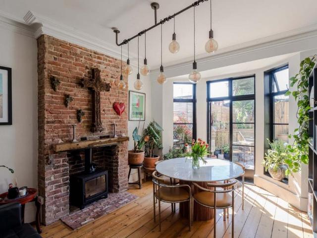 5 bedroom semi detached house for sale