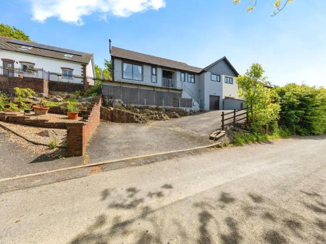 5 bedroom semi detached house for sale