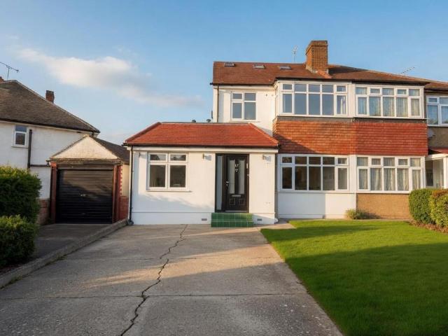5 bedroom semi detached house for sale