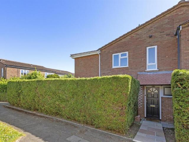 5 bedroom semi detached house for sale