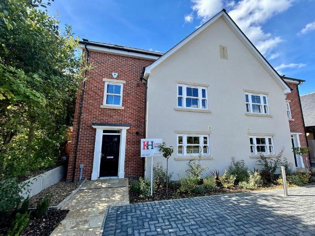 5 bedroom semi detached house for sale