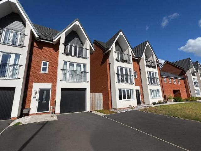 5 bedroom semi detached house for sale