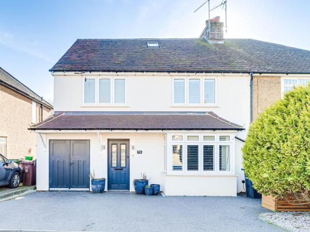 5 bedroom semi detached house for sale