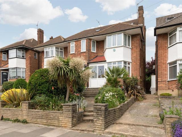 5 bedroom semi detached house for sale