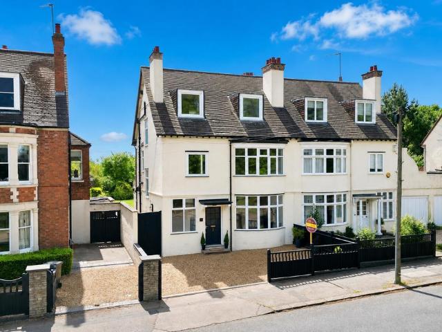 5 bedroom semi detached house for sale
