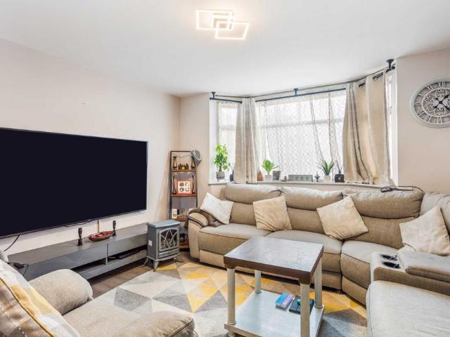 6 bedroom semi detached house for sale