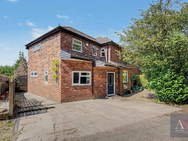 5 bedroom semi detached house for sale
