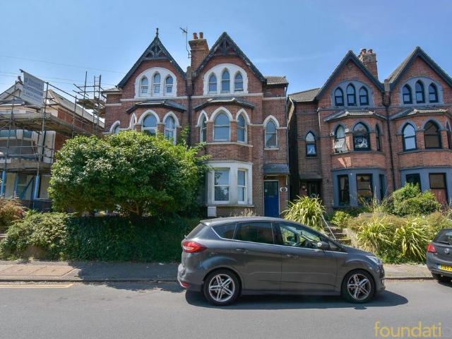 5 bedroom semi detached house for sale