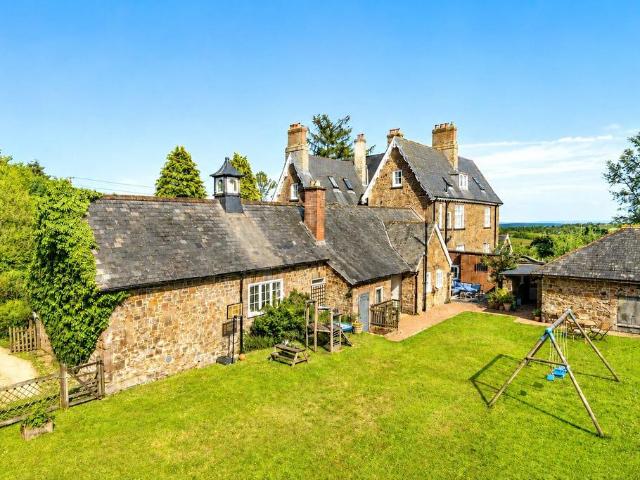 5 bedroom semi detached house for sale