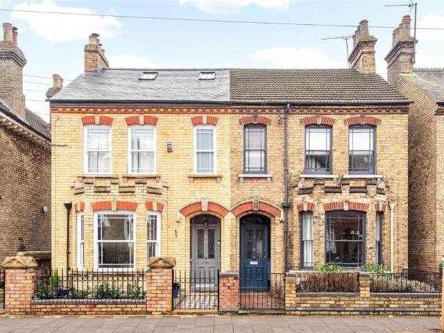 5 bedroom semi detached house for sale