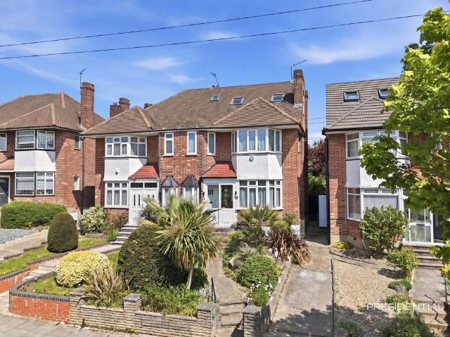5 bedroom semi detached house for sale