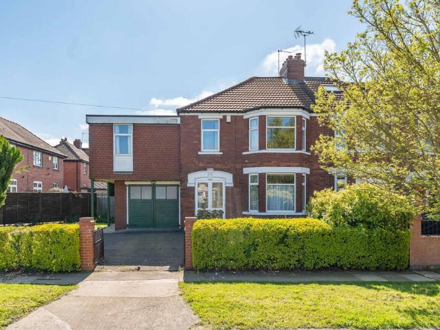 5 bedroom semi detached house for sale
