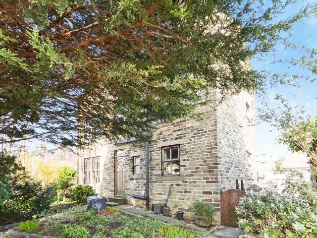 5 bedroom end of terrace house for sale