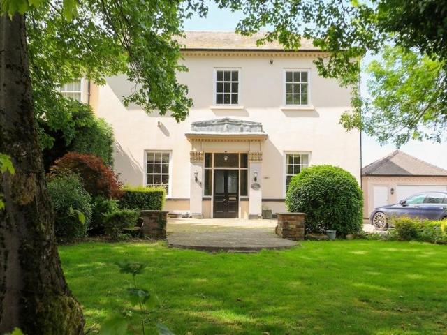 5 bedroom semi detached house for sale