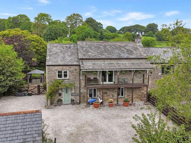 5 bedroom semi detached house for sale