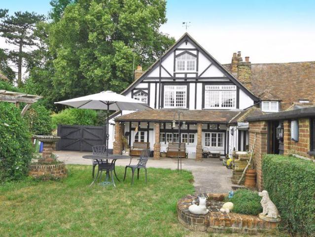 5 bedroom semi detached house for sale
