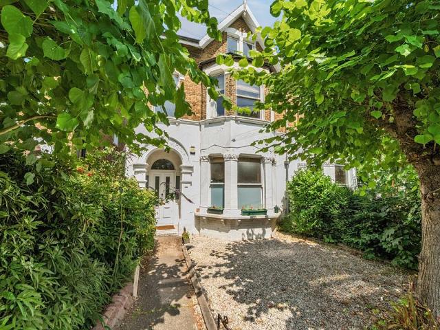 5 bedroom semi detached house for sale