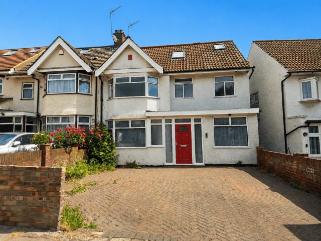 5 bedroom semi detached house for sale