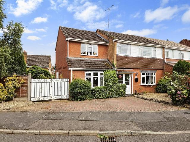 5 bedroom semi detached house for sale
