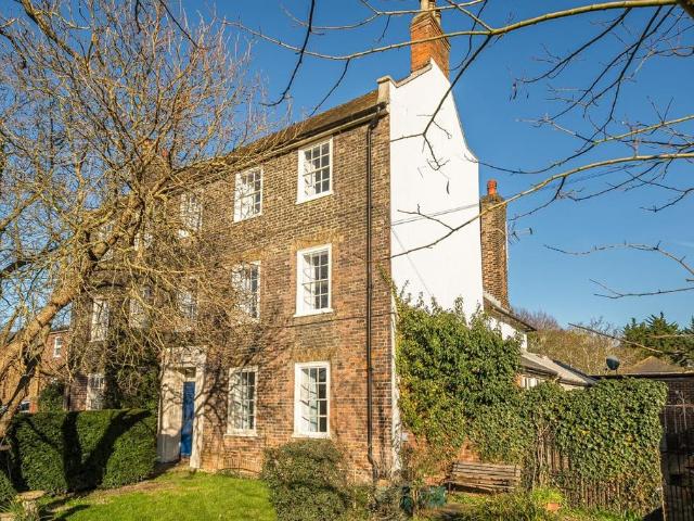 5 bedroom semi detached house for sale