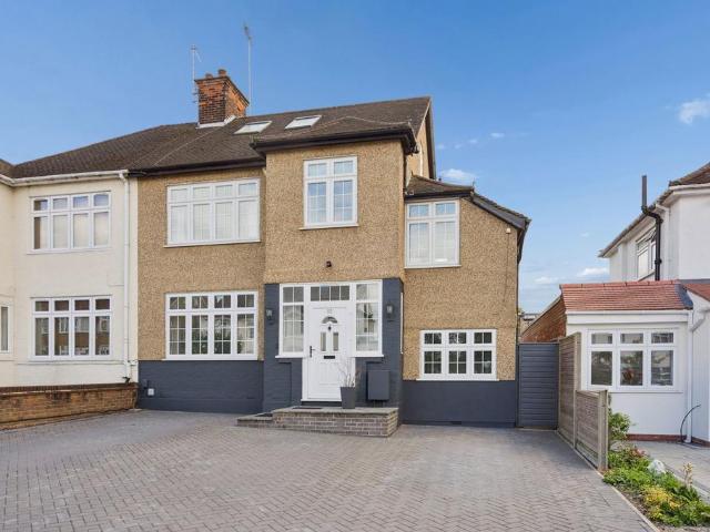 5 bedroom semi detached house for sale