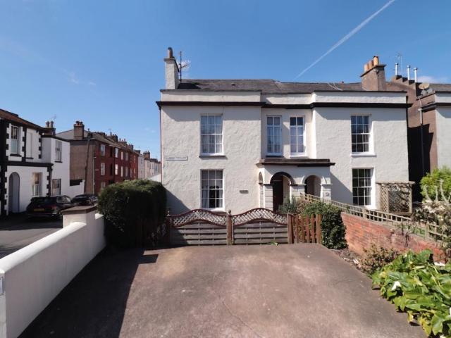5 bedroom semi detached house for sale