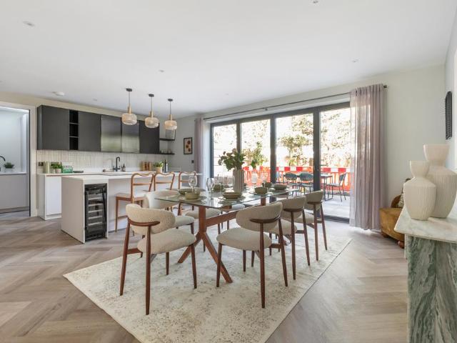 5 bedroom semi detached house for sale