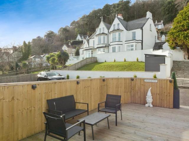 5 bedroom semi detached house for sale