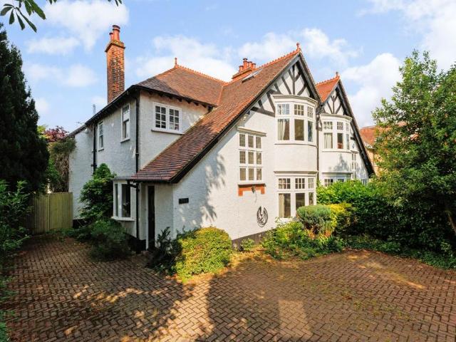 5 bedroom semi detached house for sale