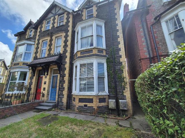 5 bedroom semi detached house for sale