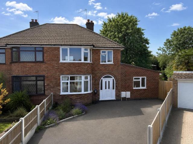 5 bedroom semi detached house for sale