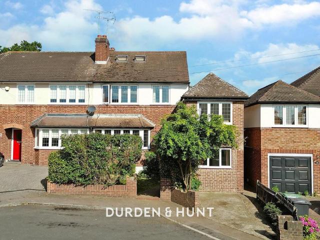 5 bedroom semi detached house for sale