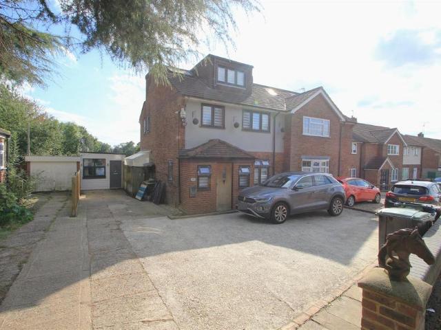 5 bedroom semi detached house for sale