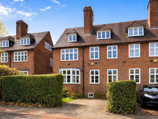 5 bedroom semi detached house for sale