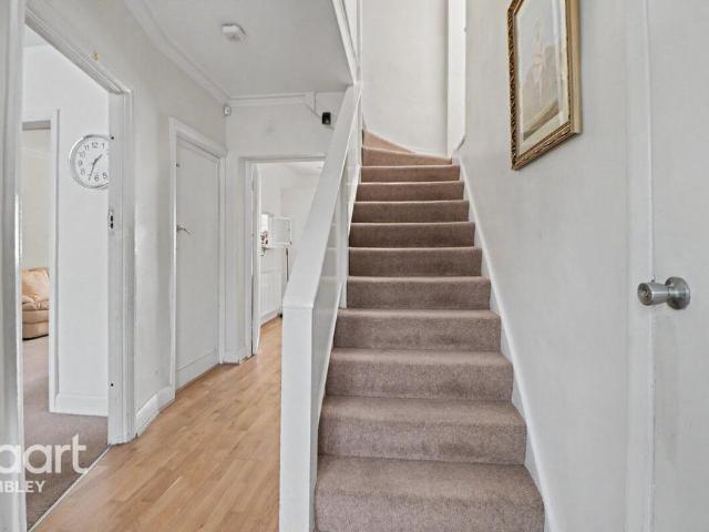 5 bedroom semi detached house for sale