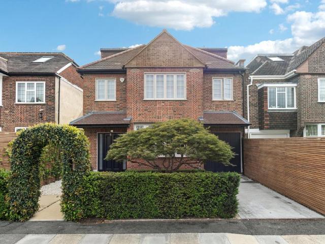 5 bedroom semi detached house for sale