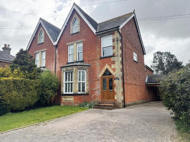 5 bedroom semi detached house for sale