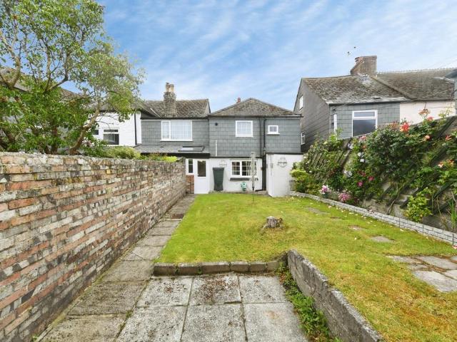 5 bedroom semi detached house for sale