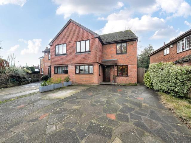 5 bedroom semi detached house for sale