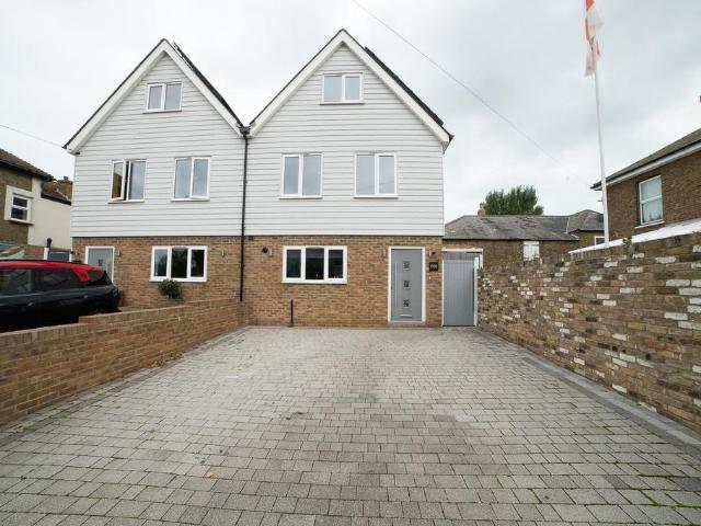 5 bedroom semi detached house for sale
