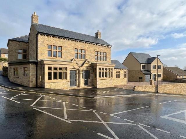 5 bedroom semi detached house for sale